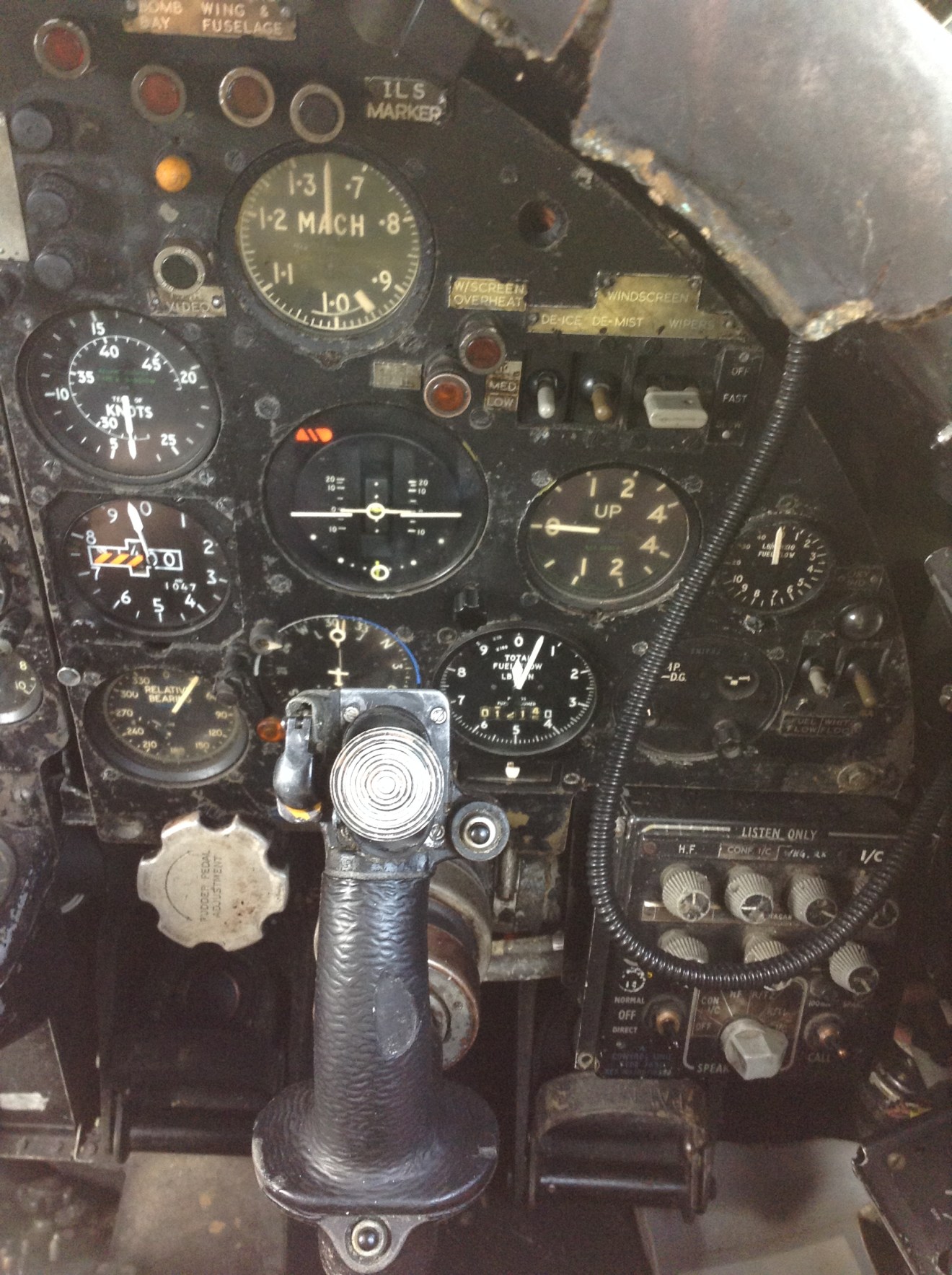 Take a Look Inside Vulcan XH563’s Cockpit – The Tactical Air Network